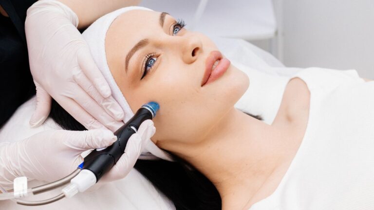 HydraFacial for Acne-Prone Skin: Clear Breakouts